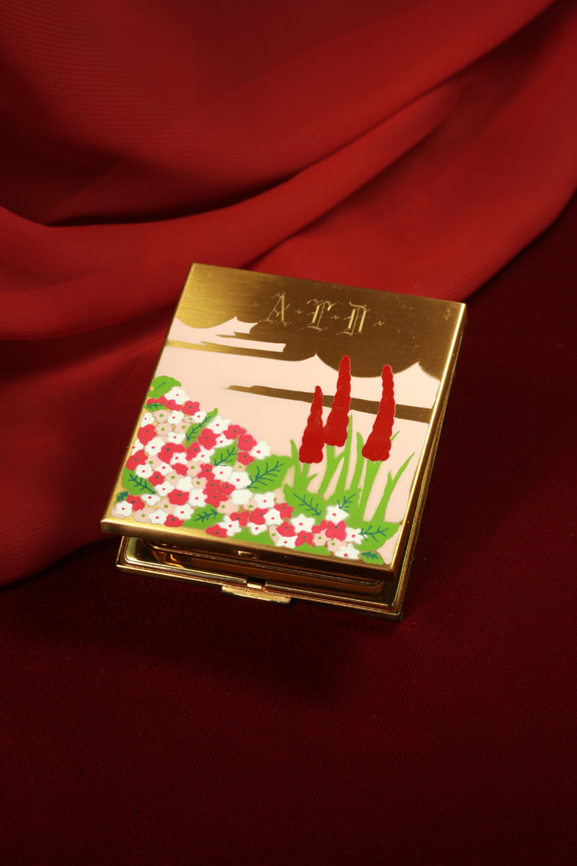 Flower Garden Compact | 1935 | Kanebo Antique Compact Collection